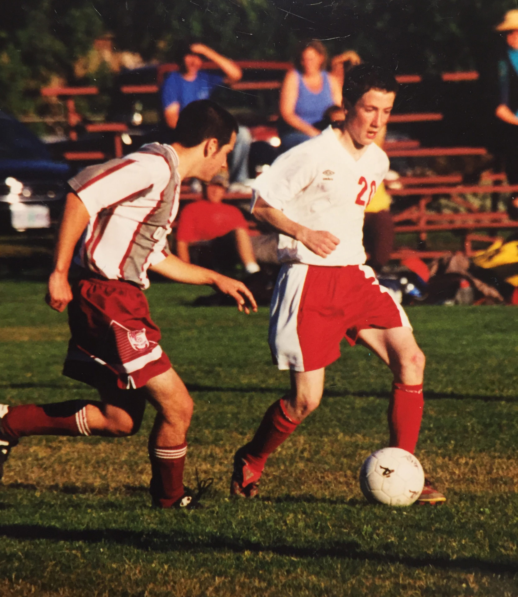 Når er det riktig å satse på en proffkarriere i fotball? | Boktips