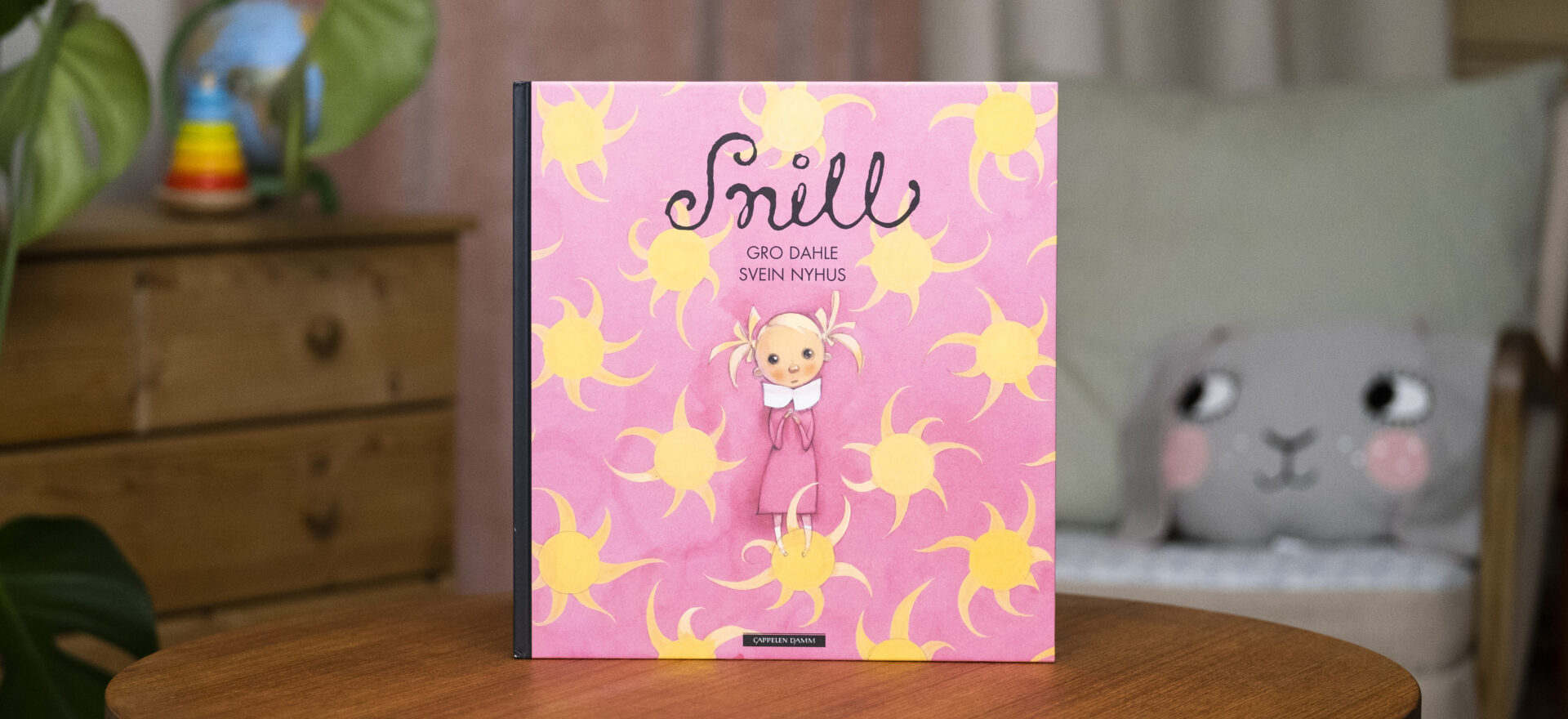 Gro Dahles «Snill»: En kritikerrost barnebok om snille piker | Boktips